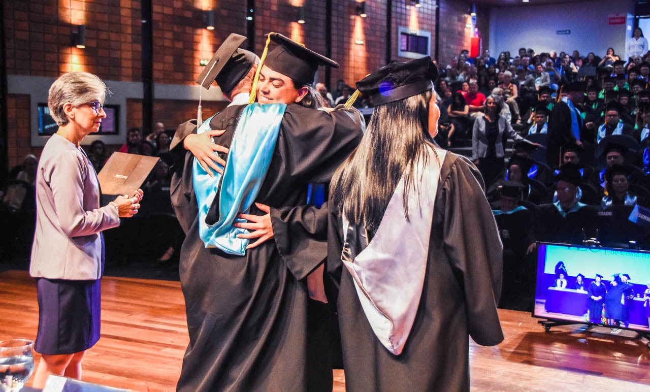 Graduación en Cartago: 593 nuevas historias de éxito profesional de la ...