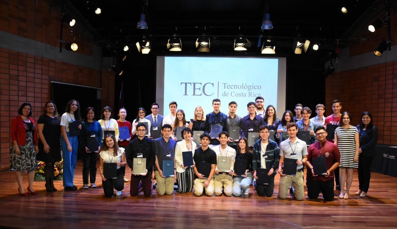 Joven amante de la programación obtiene máximo puntaje de admisión al TEC para el 2023 | Hoy en ...