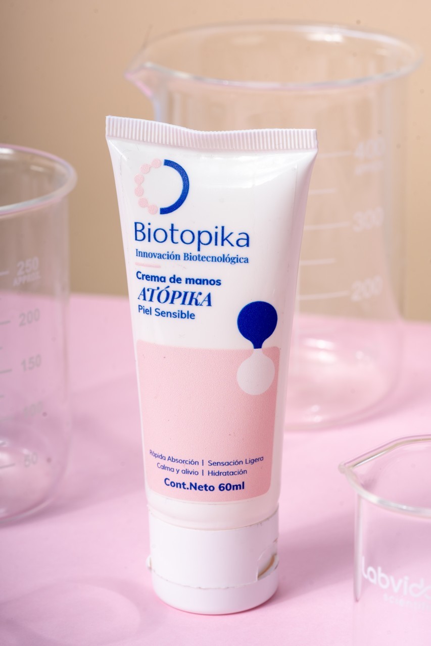 Estudiante lanza al mercado crema para aliviar dermatitis atópica | Hoy ...