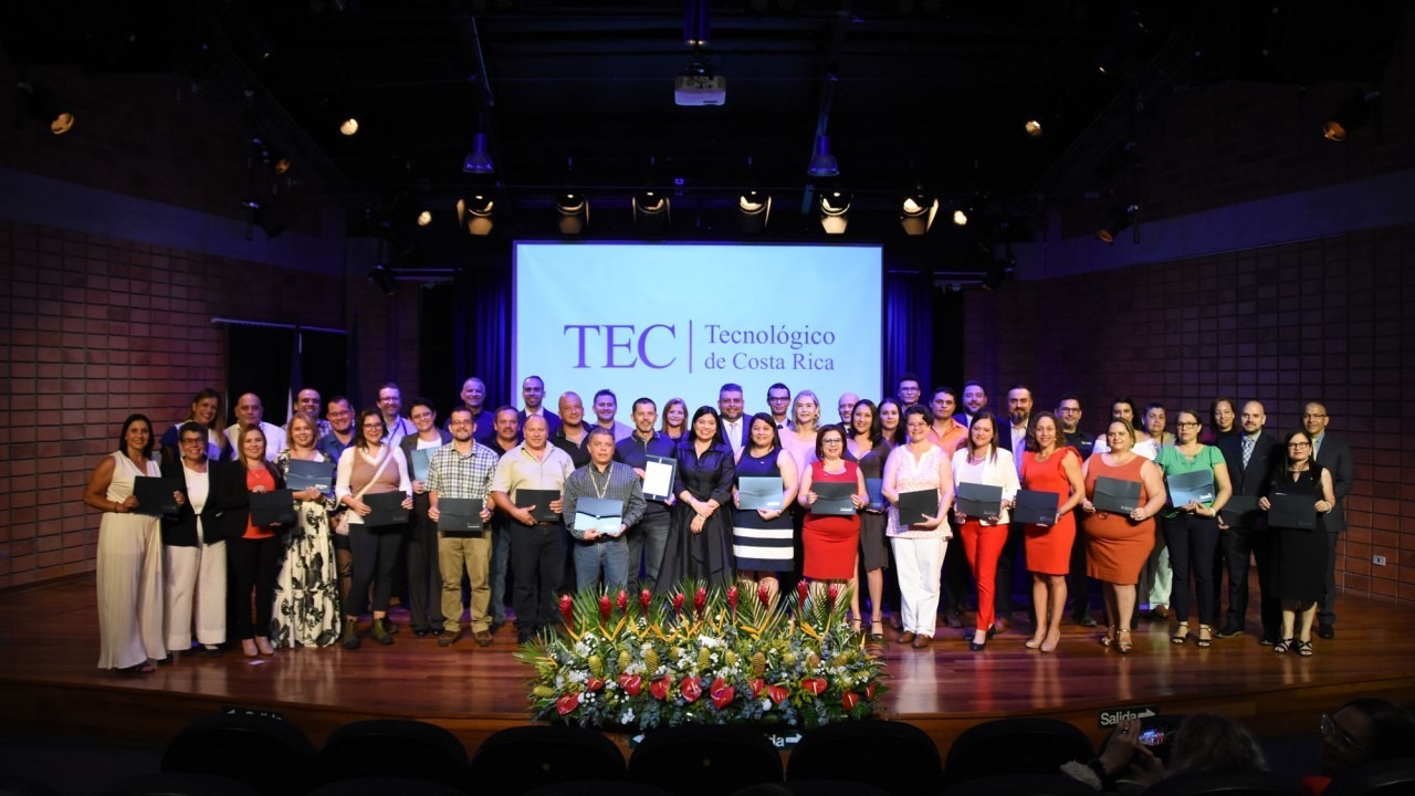 Administrativos/as | TEC